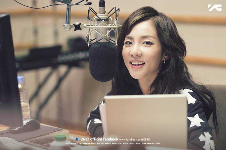 Photos: 140528 Official Photos of Hardworking DJ Dara with Guest Bommie ...