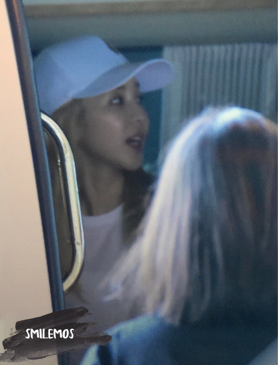 Photos+TwitVids: 161220 Happy Dara Gets a Warm Welcome Upon her Arrival ...