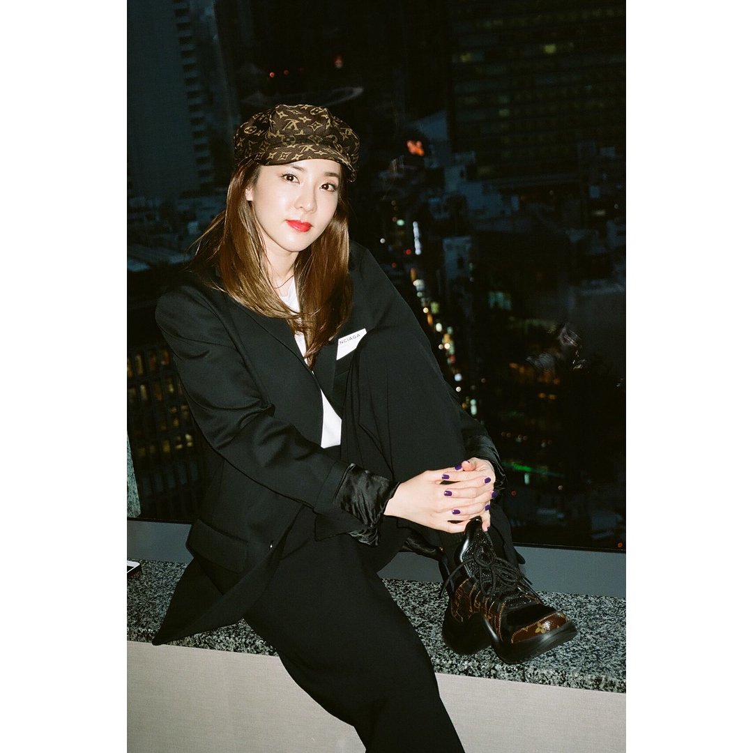Instagram: 180403 – Sandara Park and her Take Me Back Tuesday Photos!